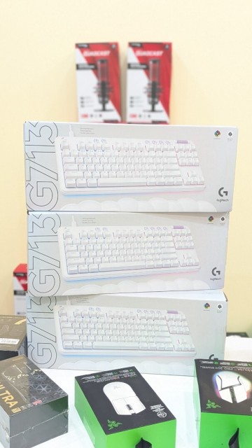 Logitech G713 TKL ( GX Blue Clicky ) White جيجل جيجل - واد كنيس - الجزائر