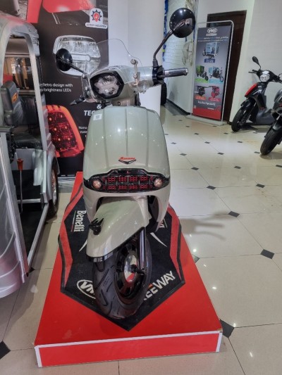 vms victoria 300 - Automobiles & Véhicules - Ouedkniss.com - Algérie