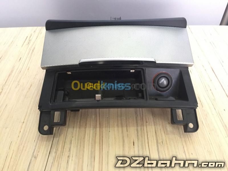 Cendrier complet AUDI Q7 (4L) Alger Kouba - Ouedkniss.com - Algérie