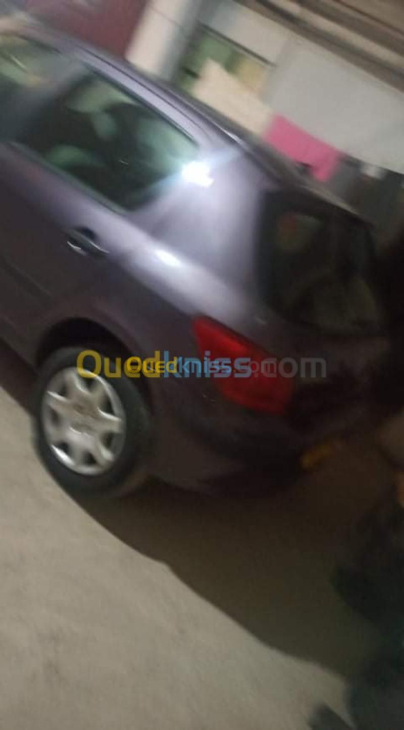 Peugeot 307 2002 Mila Mila - Ouedkniss.com - Algérie
