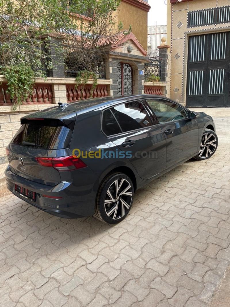 Volkswagen Golf 8 2022 Life + full options Tlemcen Nedroma - Ouedkniss.com - Algérie